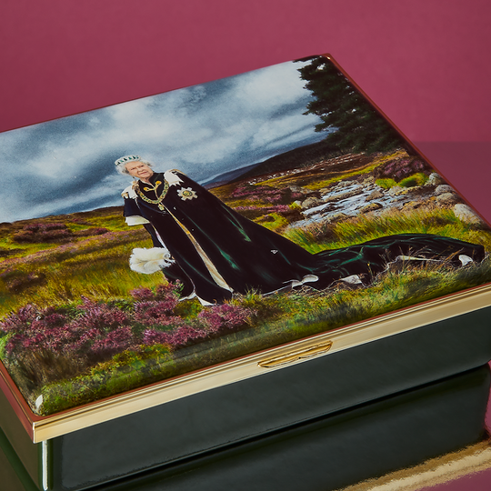 Her Majesty Queen Elizabeth II Enamel Box | Halcyon Days – HALCYON DAYS